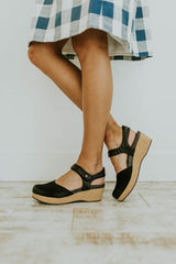 Flat-bottomed Buckle Solid Color Sandals – LadyRin